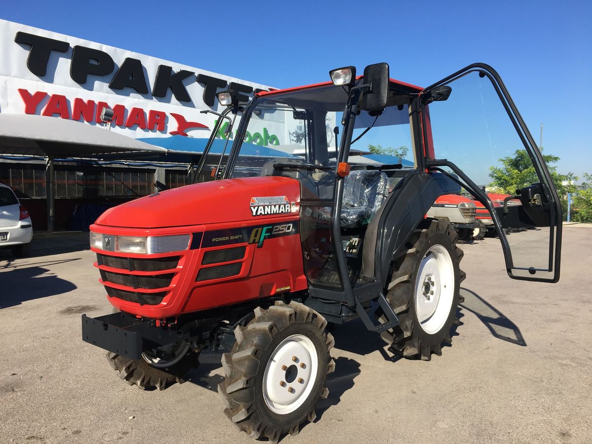 Τρακτέρ Yanmar AF250 CAB | Παούρης Τρακτέρ