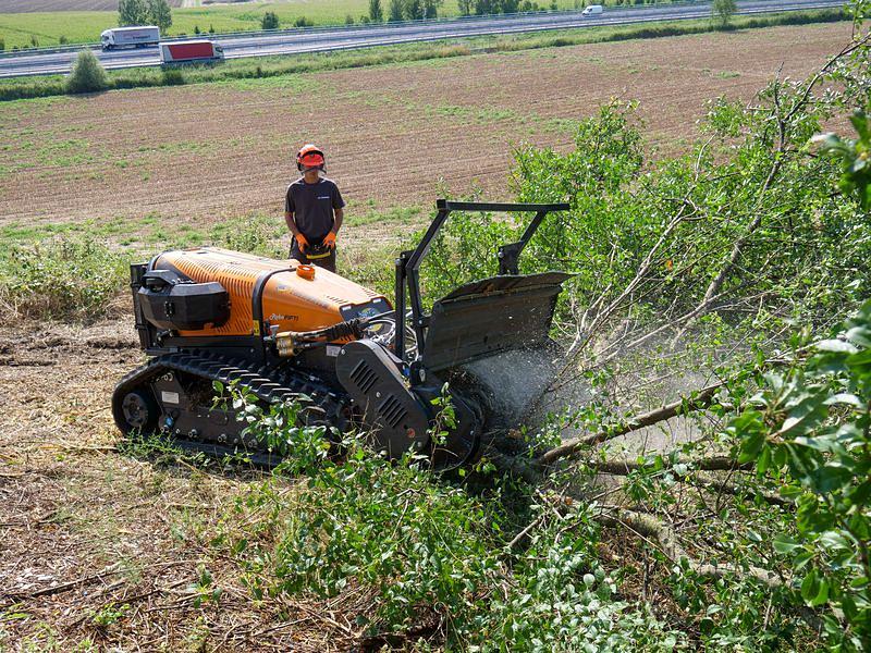 Τηλεκατευθυνόμενο ερπυστριοφόρο ENERGREEN Robo FIFTI | Παούρης Τρακτέρ