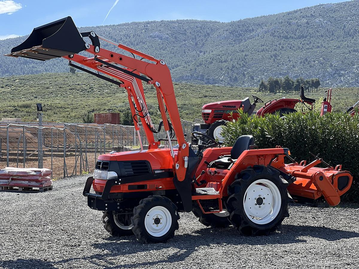 Τρακτέρ Kubota GL220 Με Φορτωτή | Παούρης Τρακτέρ