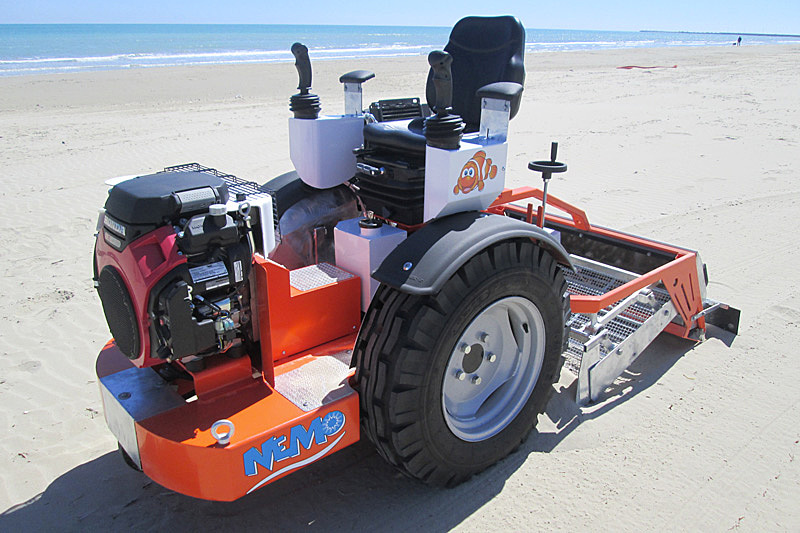 Beach cleaning machine PFG Nemo | Paouris Tractors