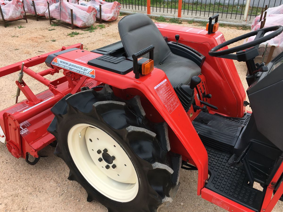 Τρακτέρ Yanmar F215 | Παούρης Τρακτέρ