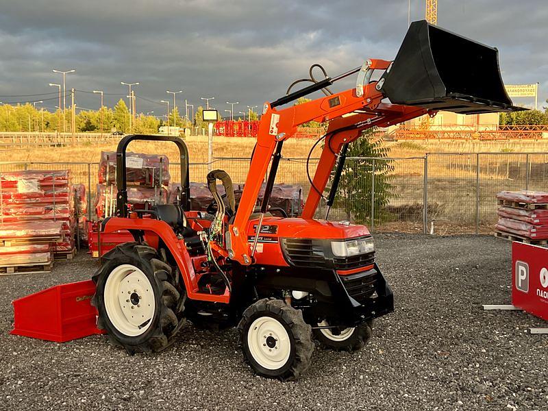 Τρακτέρ Kubota T22 Με φορτωτή | Παούρης Τρακτέρ